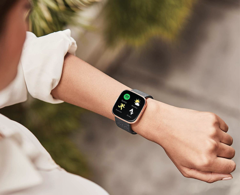 Smartwatch for Big Wrists | Big & Bold - Topreviewd